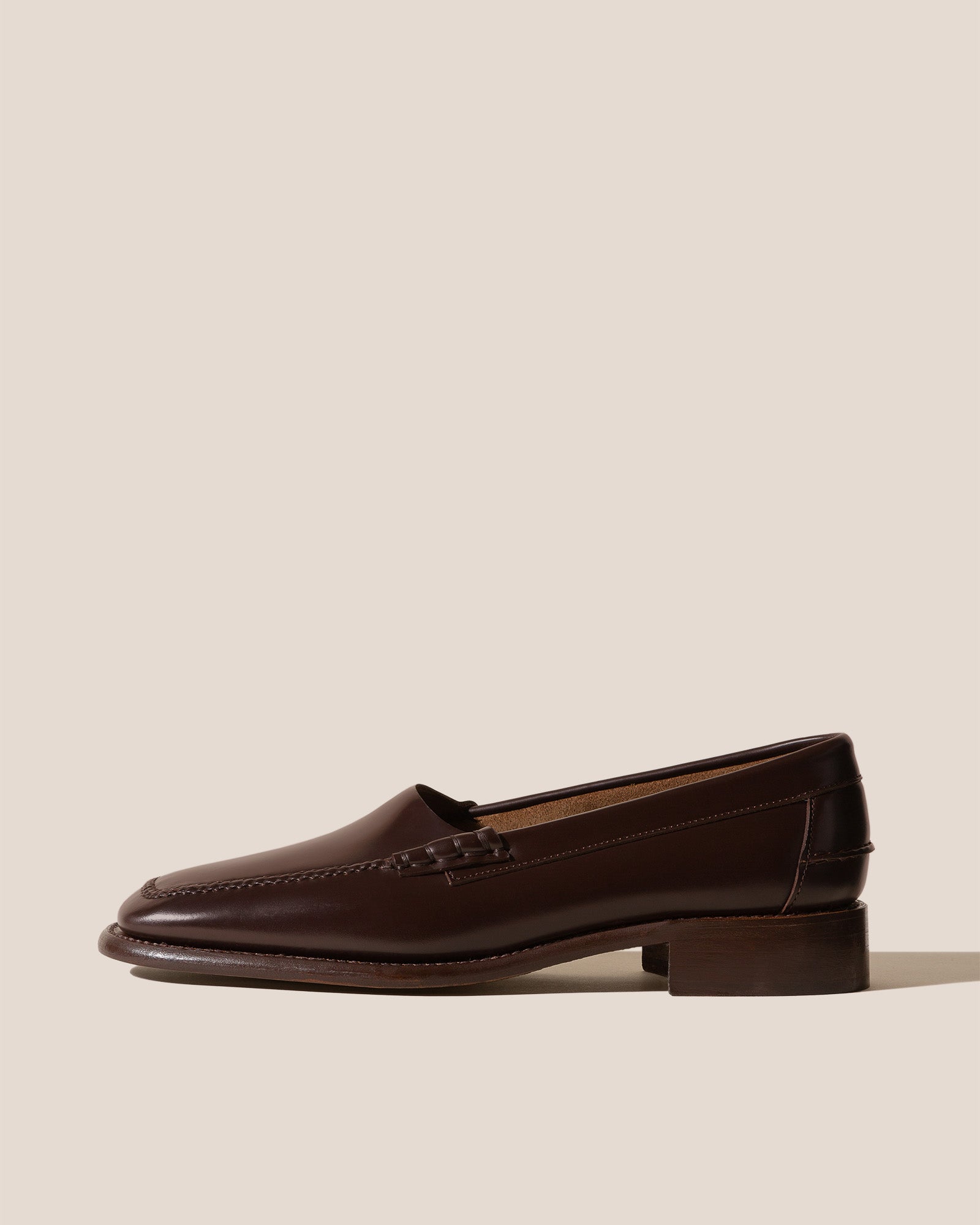 SALA - Square-Toe Low-Heeled Pump – Hereu Studio