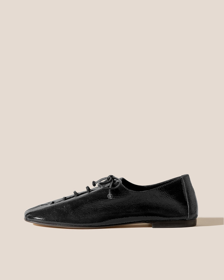 PLEGADA CRINKLED GLOSSY - Deconstructed Lace-up Shoe – Hereu Studio